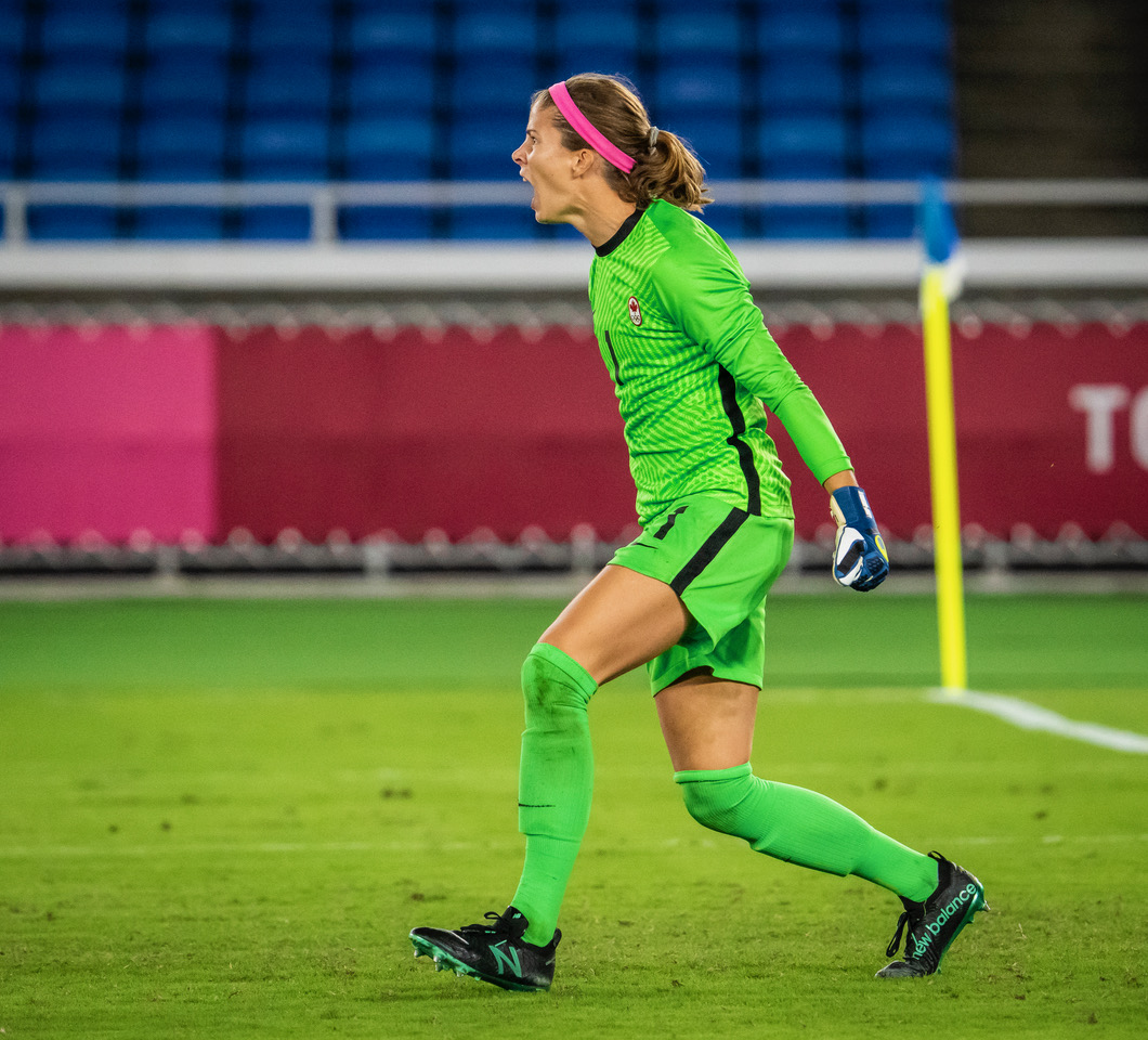 Stephanie Labbé Earns Female Athlete Of The Year – Calgary Booster Club